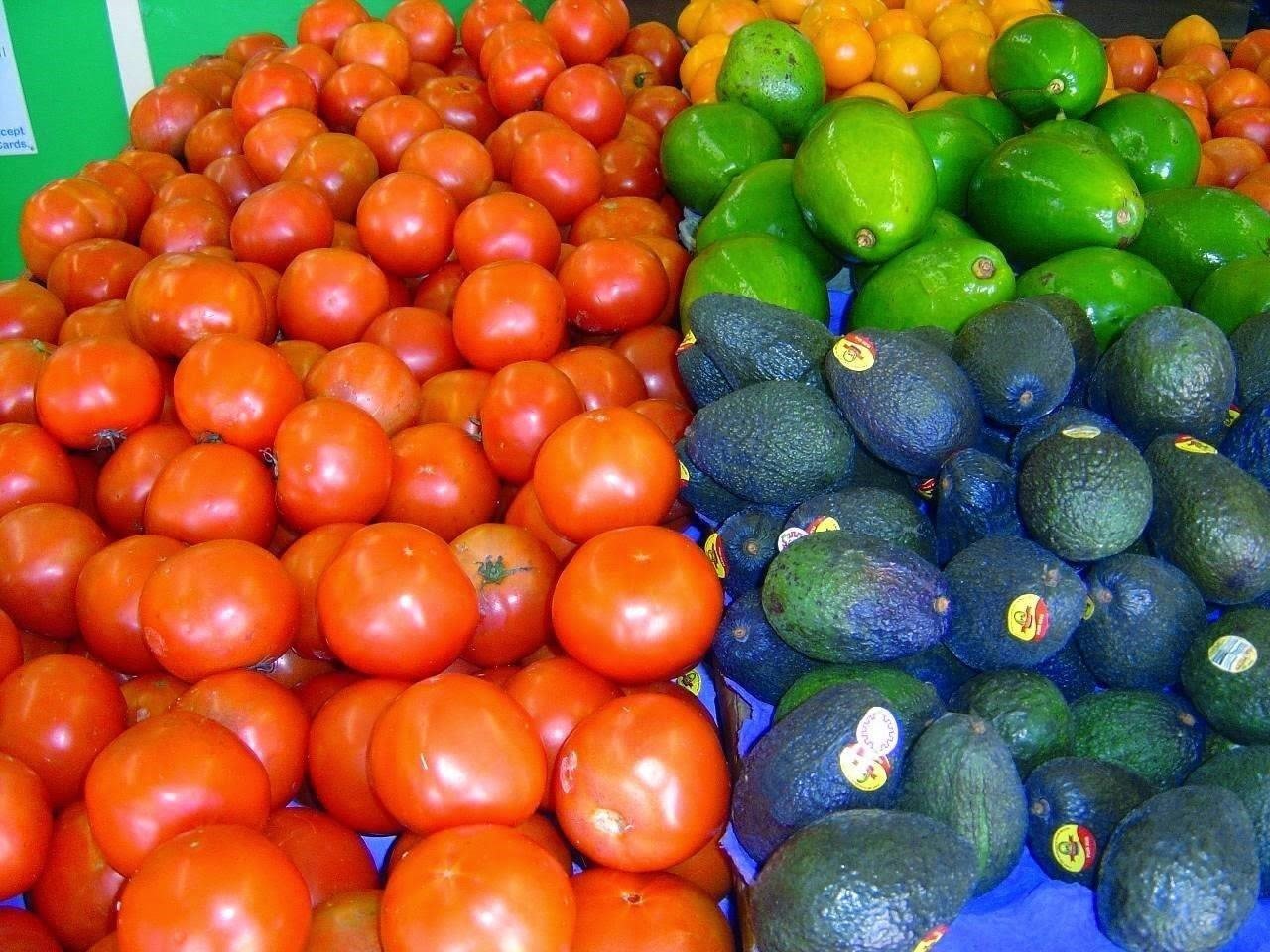 Tampa Bay Farmers Market – “The right way to buy fresh is to buy local.”