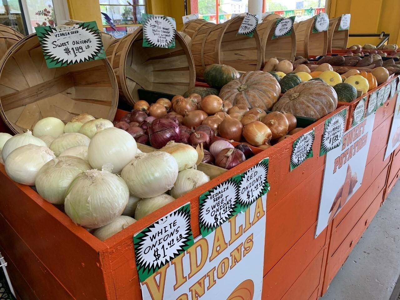 Tampa Bay Farmers Market – “The right way to buy fresh is to buy local.”